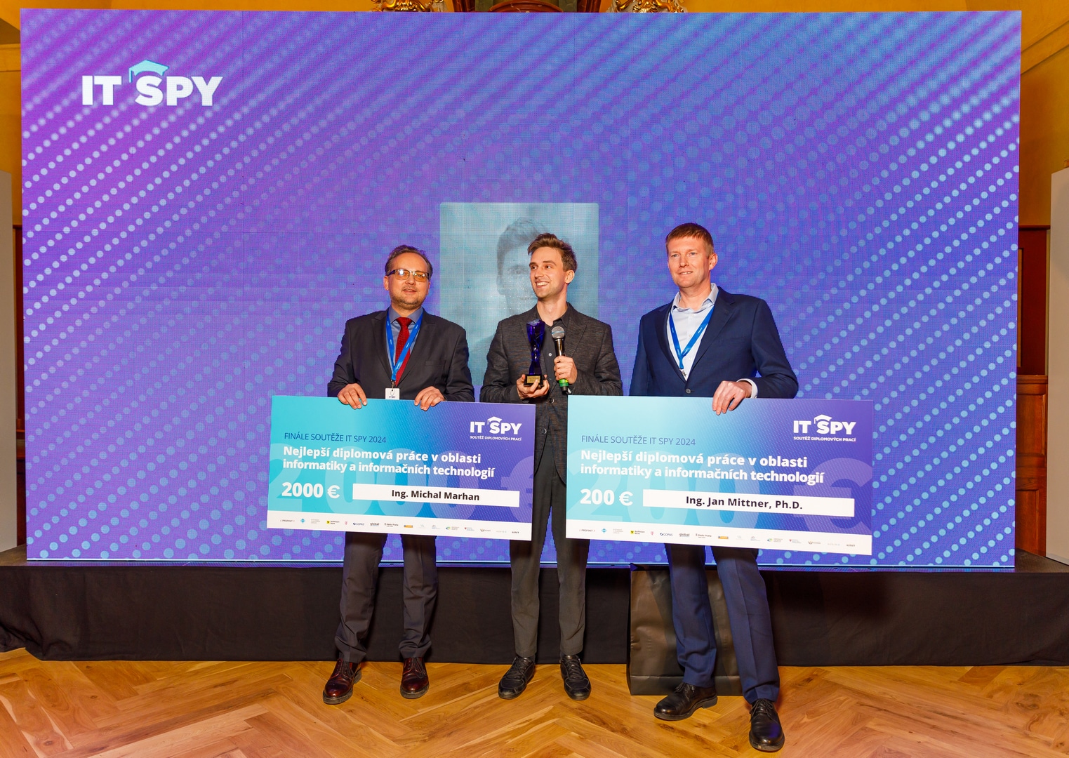 Vítěz IT SPY 2024 zabodoval s umělou inteligencí pro bezpečnější řízení letišť | IT SPY